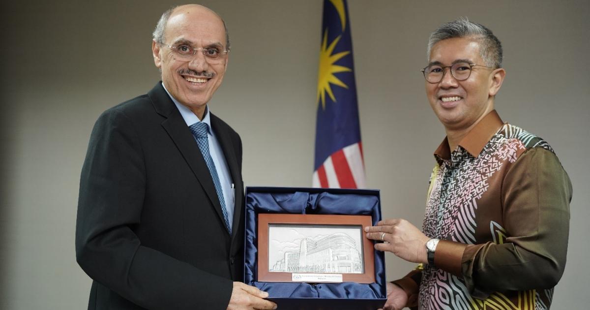 Malaysia Minister Of Finance And Isdb President Confer On Ways To